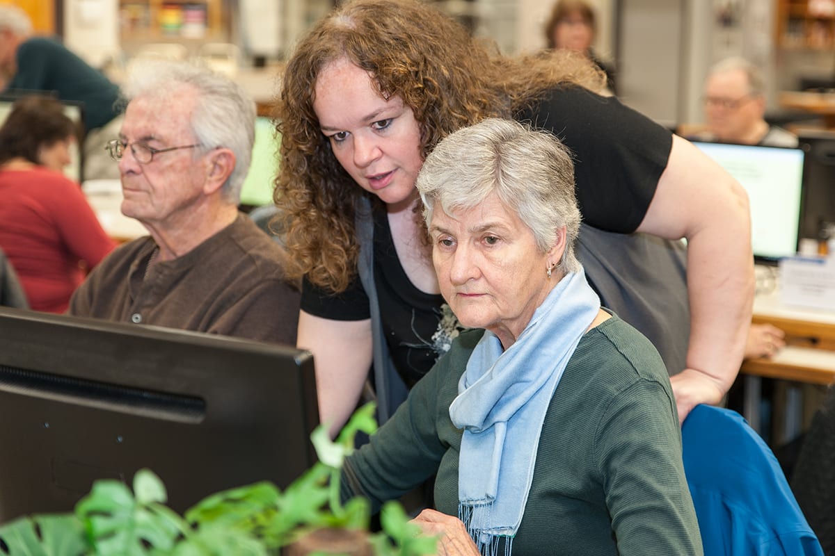 FREE "Computer Savvy Seniors" Classes - Blog - MEI Schools