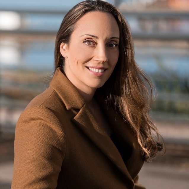 TEDx Talk & New Book by 1993 Alum Lisa Bournelis - Blog - MEI Schools